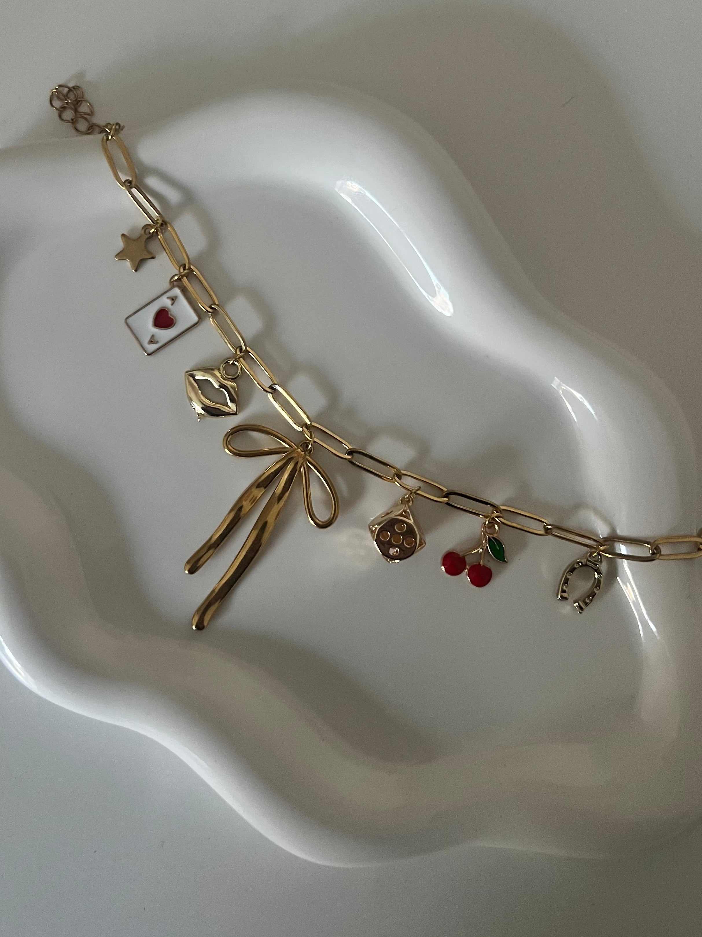 The Girl’s Hit Vegas Bracelet – Juicy Charms
